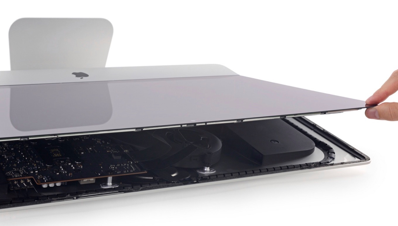 iFixit、iMac (Retina 4K, 21.5インチ, 2017)の分解レポートを公開。CPU/メモリとも換装可能で、マイクは画面下 ...