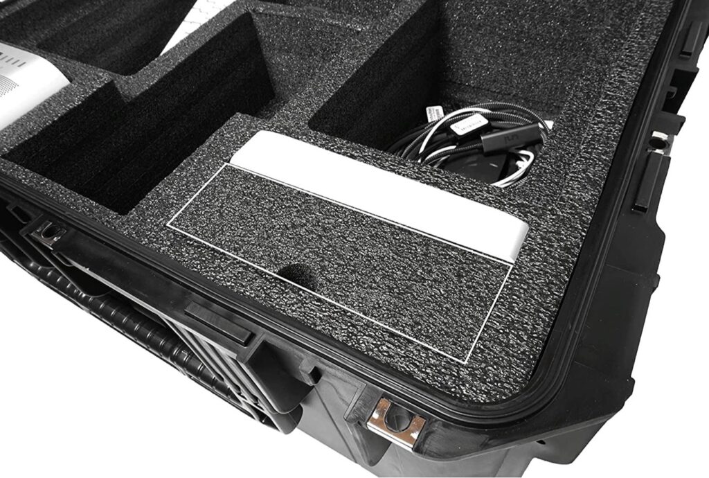 Case Club、2台のMac StudioとStudio Display、その他キーボードなどのアクセサリーを一緒に収納し持ち運べる ...