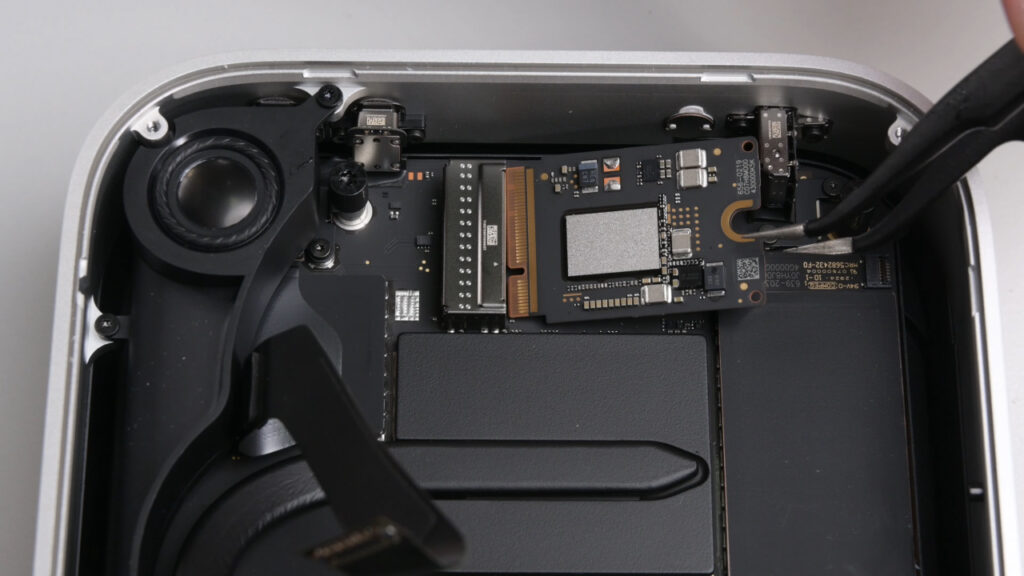 iFixit、Apple M4/M4 Proチップを搭載した「Mac mini (2024)」の分解レポートを公開。ストレージはアップグレード可能で、分解の際は底面の電源ボタン周りに注意 ...